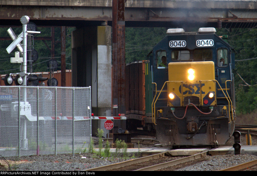 CSX SD40-2 8040 leads Q706-13